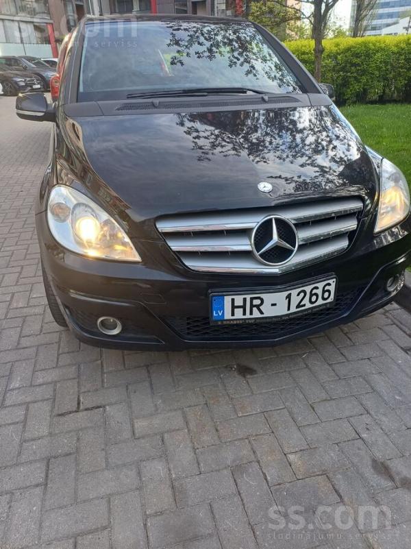 Black Mercedes-Benz B 180 2008 in Riga, with an engine capacity of 2.00 L and mileage of 179 thousand km for 2800 €, photo 1 on AUTOMOTO.COM.LV