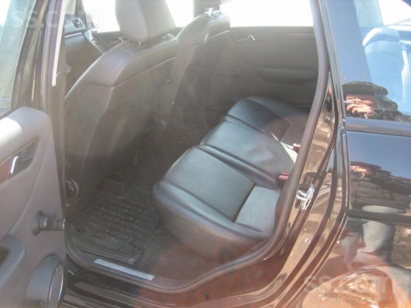 Black Mercedes-Benz B 180 2008 in Riga, with an engine capacity of 2.00 L and mileage of 179 thousand km for 2800 €, photo 6 on AUTOMOTO.COM.LV