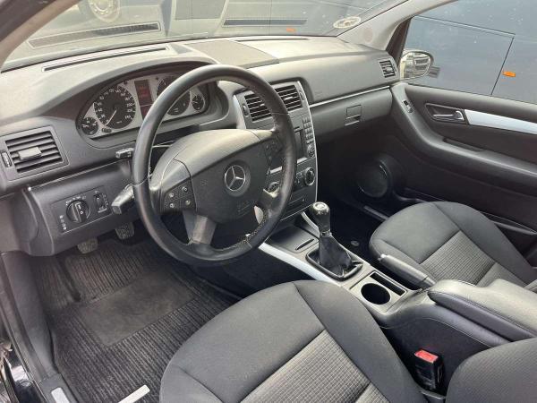 Black Mercedes-Benz B 180 2008 in Utena, with an engine capacity of 1.80 L and mileage of 360 thousand km for 1850 €, photo 7 on AUTOMOTO.COM.LV