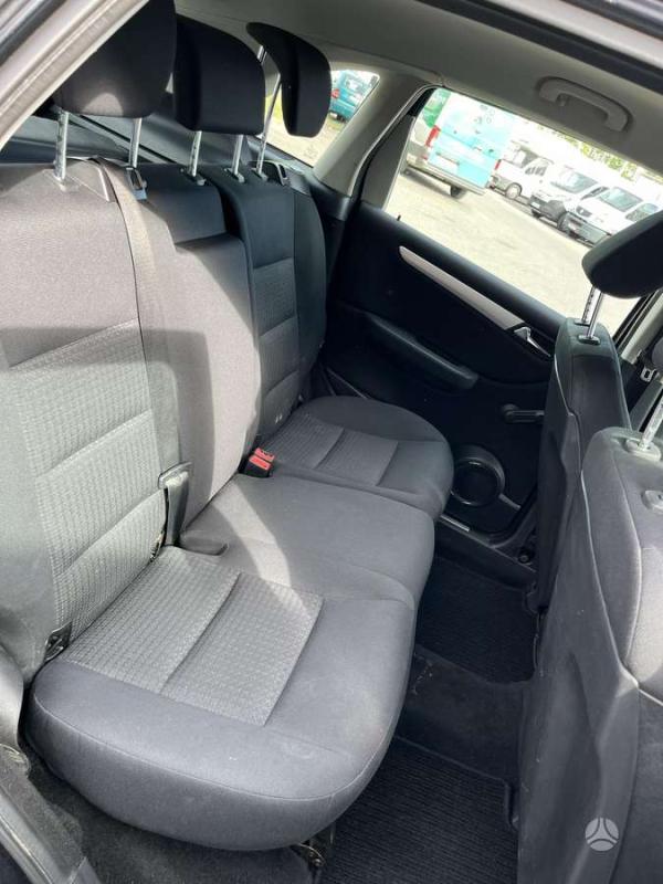 Black Mercedes-Benz B 180 2008 in Utena, with an engine capacity of 1.80 L and mileage of 360 thousand km for 1850 €, photo 10 on AUTOMOTO.COM.LV