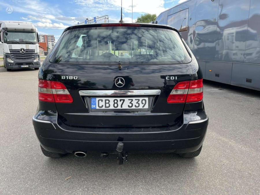 Black Mercedes-Benz B 180 2008 in Vilnius, with an engine capacity of 1.80 L and mileage of 360 thousand km for 1850 €, photo 7 on AUTOMOTO.COM.LV
