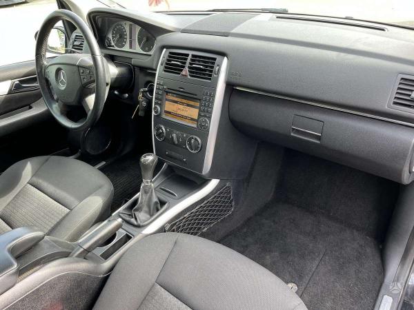 Black Mercedes-Benz B 180 2008 in Vilnius, with an engine capacity of 1.80 L and mileage of 360 thousand km for 1850 €, photo 9 on AUTOMOTO.COM.LV