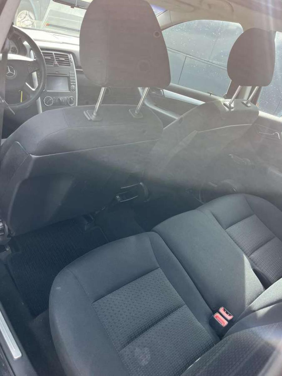 Black Mercedes-Benz B 180 2008 in Vilnius, with an engine capacity of 1.80 L and mileage of 360 thousand km for 1850 €, photo 16 on AUTOMOTO.COM.LV
