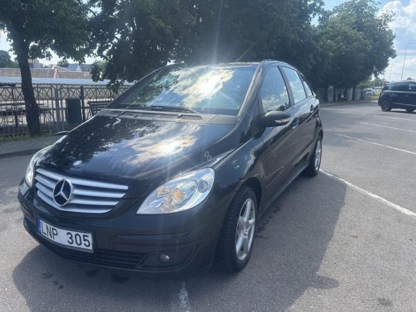 Melns Mercedes-Benz B 180 2008 Telšiai, ar dzinēja tilpumu 1.80 L un nobraukumu 142 tūkst. km par 2100 €, foto 1 vietnē AUTOMOTO.COM.LV