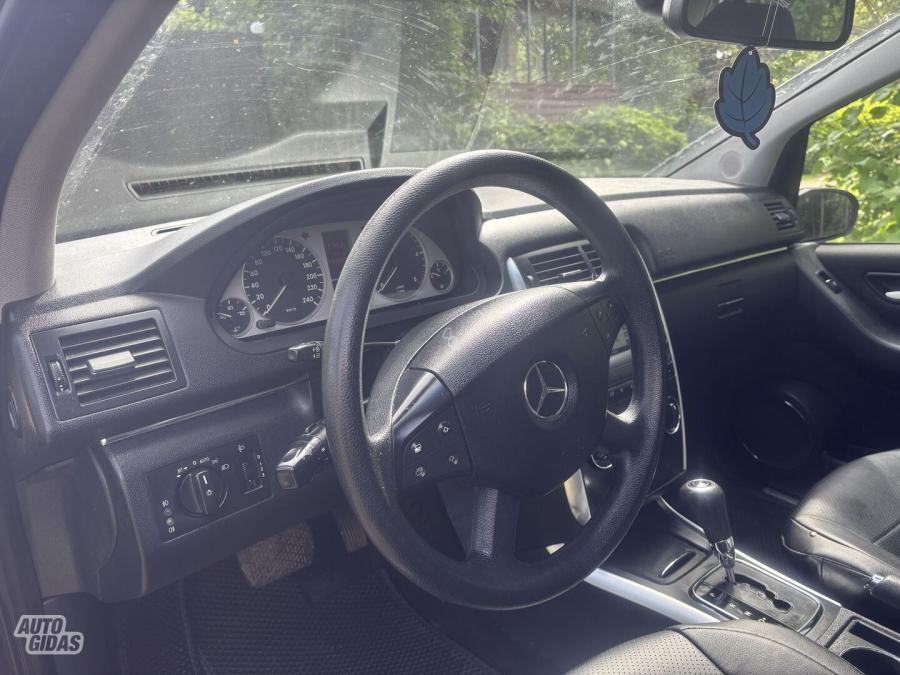 Melns Mercedes-Benz B 180 2008 Telšiai, ar dzinēja tilpumu 1.80 L un nobraukumu 142 tūkst. km par 2100 €, foto 8 vietnē AUTOMOTO.COM.LV