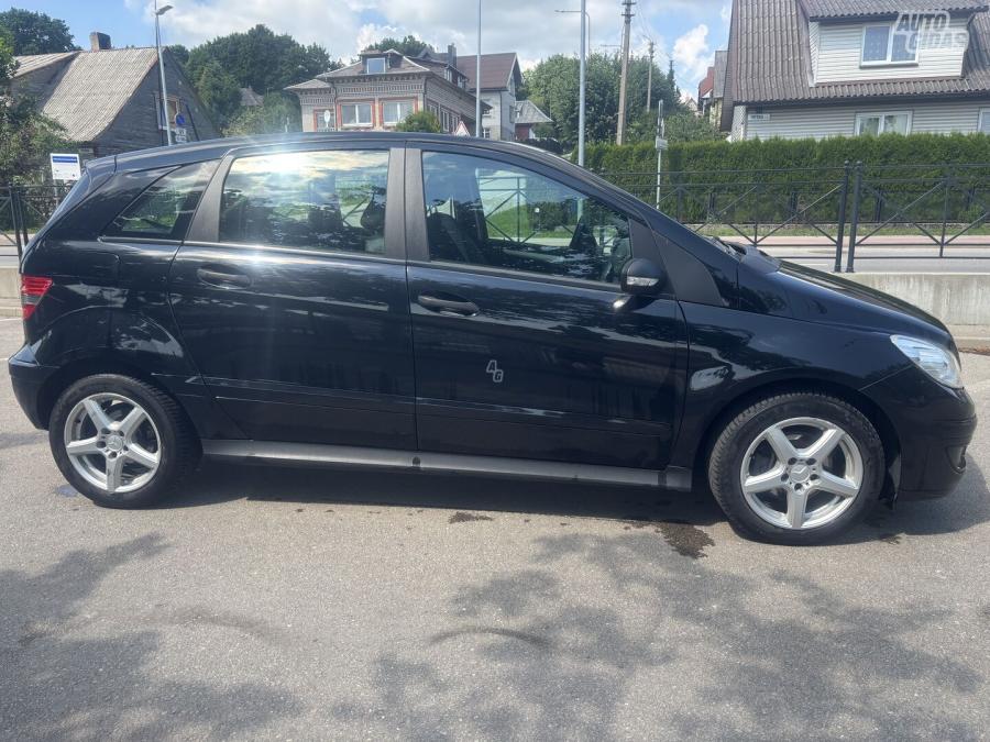 Melns Mercedes-Benz B 180 2008 Telšiai, ar dzinēja tilpumu 1.80 L un nobraukumu 142 tūkst. km par 2100 €, foto 4 vietnē AUTOMOTO.COM.LV