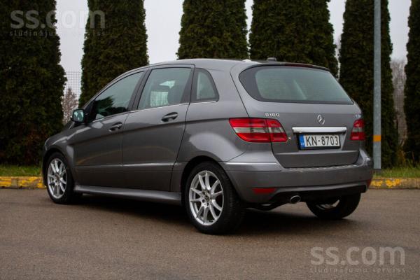 Black Mercedes-Benz B 180 2009 in Jelgava, with an engine capacity of 2.00 L and mileage of 275 thousand km for 2990 €, photo 4 on AUTOMOTO.COM.LV