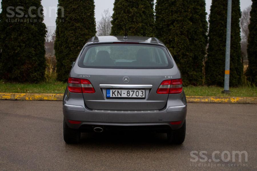 Black Mercedes-Benz B 180 2009 in Jelgava, with an engine capacity of 2.00 L and mileage of 275 thousand km for 2990 €, photo 5 on AUTOMOTO.COM.LV