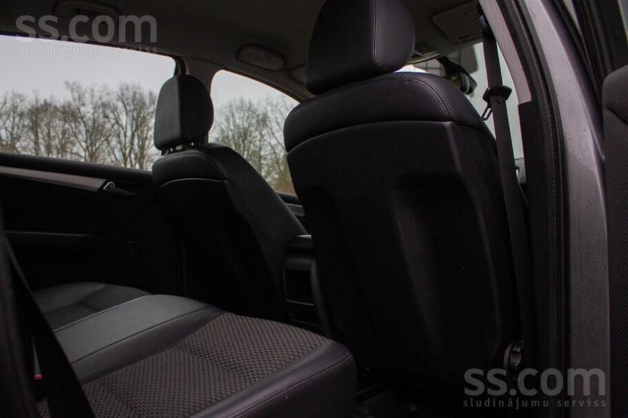 Black Mercedes-Benz B 180 2009 in Jelgava, with an engine capacity of 2.00 L and mileage of 275 thousand km for 2990 €, photo 9 on AUTOMOTO.COM.LV