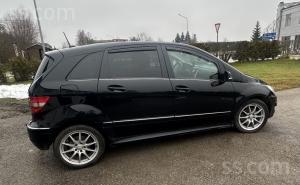 Melns Mercedes-Benz B 180 2009 Balvi, ar dzinēja tilpumu 2.00 L un nobraukumu 204 tūkst. km par 2650 €, foto 3 vietnē AUTOMOTO.COM.LV