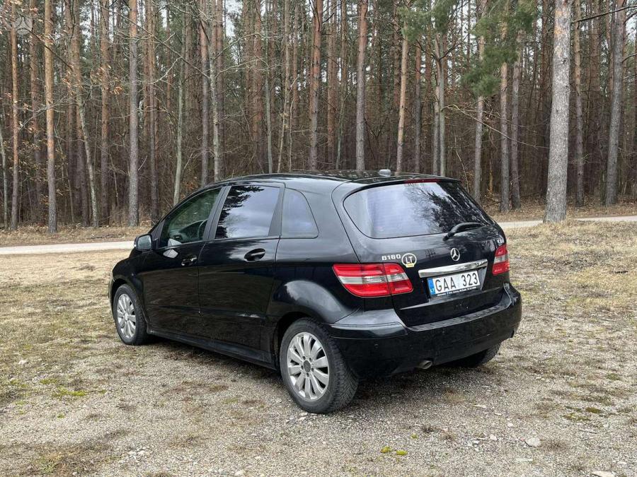 Black Mercedes-Benz B 180 2009 in Alytus, with an engine capacity of 1.99 L and mileage of 275 thousand km for 1950 €, photo 1 on AUTOMOTO.COM.LV