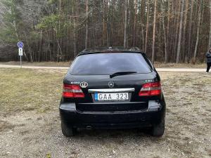 Black Mercedes-Benz B 180 2009 in Alytus, with an engine capacity of 1.99 L and mileage of 275 thousand km for 1950 €, photo 4 on AUTOMOTO.COM.LV