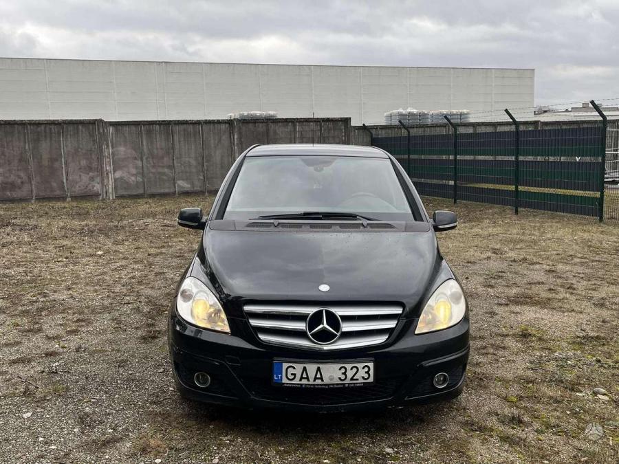 Black Mercedes-Benz B 180 2009 in Alytus, with an engine capacity of 1.99 L and mileage of 275 thousand km for 1950 €, photo 7 on AUTOMOTO.COM.LV