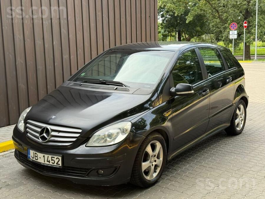 Black Mercedes-Benz B 180 2010 in Riga, with an engine capacity of 2.00 L and mileage of 0 thousand km for 2390 €, photo 2 on AUTOMOTO.COM.LV