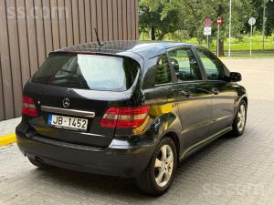 Black Mercedes-Benz B 180 2010 in Riga, with an engine capacity of 2.00 L and mileage of 0 thousand km for 2390 €, photo 5 on AUTOMOTO.COM.LV