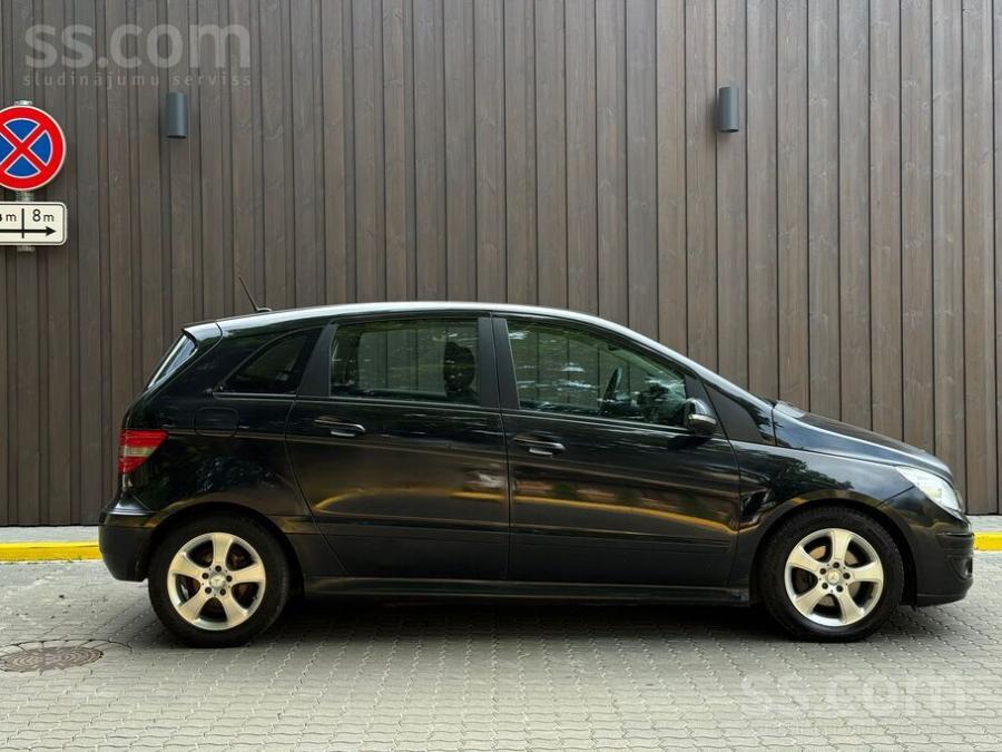 Black Mercedes-Benz B 180 2010 in Riga, with an engine capacity of 2.00 L and mileage of 0 thousand km for 2390 €, photo 6 on AUTOMOTO.COM.LV