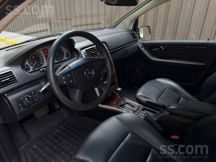 Black Mercedes-Benz B 180 2010 in Riga, with an engine capacity of 2.00 L and mileage of 0 thousand km for 2390 €, photo 10 on AUTOMOTO.COM.LV