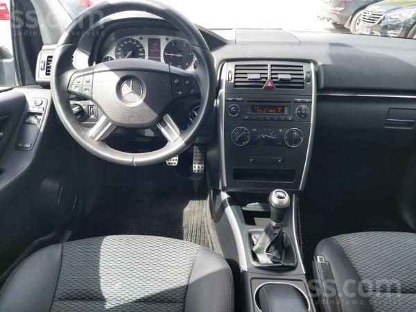 Black Mercedes-Benz B 180 2010 in Cesis, with an engine capacity of 2.00 L and mileage of 159 thousand km for 4600 €, photo 5 on AUTOMOTO.COM.LV