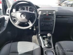 Черный Мерседес Б 180 2010 в Цесис, объемом двигателя 2.00 л и пробегом 159 тыс. км за 4600 €, фото 6 на AUTOMOTO.COM.LV