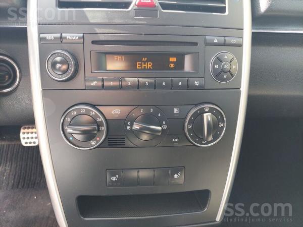 Black Mercedes-Benz B 180 2010 in Cesis, with an engine capacity of 2.00 L and mileage of 159 thousand km for 4600 €, photo 10 on AUTOMOTO.COM.LV
