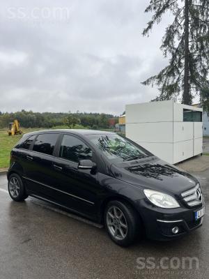 Melns Mercedes-Benz B 180 2010 Ogre, ar dzinēja tilpumu 2.00 L un nobraukumu 397 tūkst. km par 2700 €, foto  vietnē AUTOMOTO.COM.LV