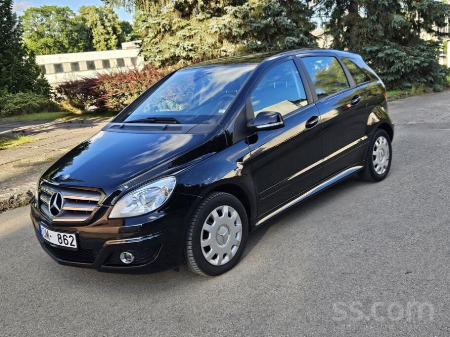 Melns Mercedes-Benz B 180 2010 Jēkabpils, ar dzinēja tilpumu 2.00 L un nobraukumu 242 tūkst. km par 4490 €, foto 1 vietnē AUTOMOTO.COM.LV