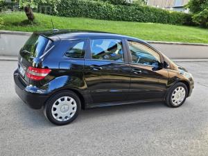 Melns Mercedes-Benz B 180 2010 Jēkabpils, ar dzinēja tilpumu 2.00 L un nobraukumu 242 tūkst. km par 4490 €, foto 7 vietnē AUTOMOTO.COM.LV
