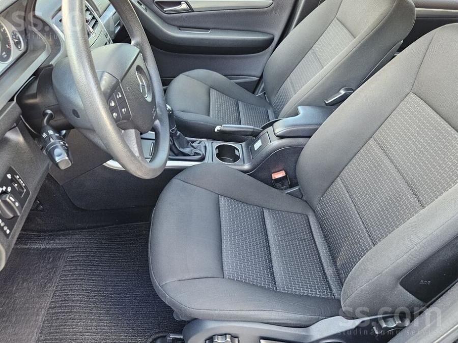 Melns Mercedes-Benz B 180 2010 Jēkabpils, ar dzinēja tilpumu 2.00 L un nobraukumu 242 tūkst. km par 4490 €, foto 14 vietnē AUTOMOTO.COM.LV