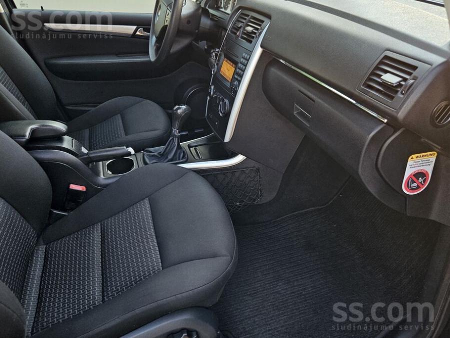Melns Mercedes-Benz B 180 2010 Jēkabpils, ar dzinēja tilpumu 2.00 L un nobraukumu 242 tūkst. km par 4490 €, foto 23 vietnē AUTOMOTO.COM.LV