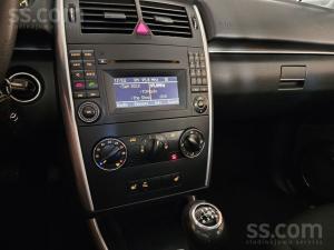 Melns Mercedes-Benz B 180 2010 Jēkabpils, ar dzinēja tilpumu 2.00 L un nobraukumu 242 tūkst. km par 4490 €, foto 28 vietnē AUTOMOTO.COM.LV
