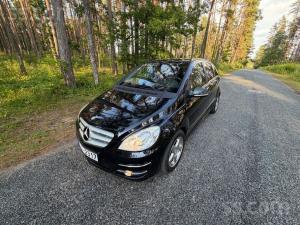 Black Mercedes-Benz B 180 2010 in Cesis, with an engine capacity of 2.00 L and mileage of 283 thousand km for 3450 €, photo  on AUTOMOTO.COM.LV