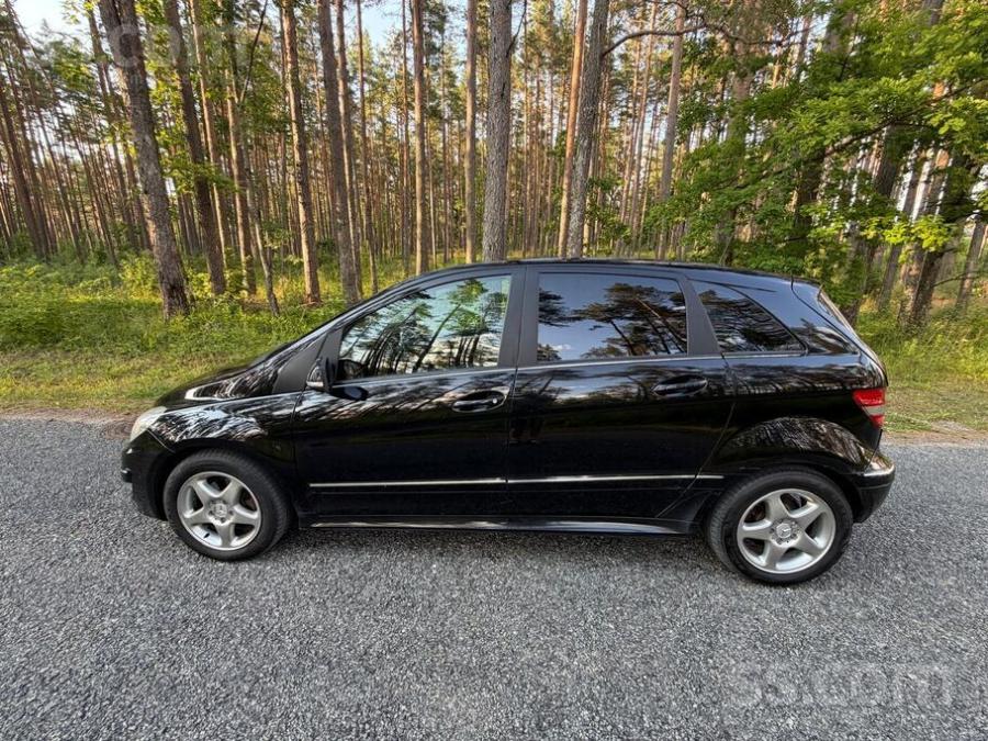 Melns Mercedes-Benz B 180 2010 Cēsis, ar dzinēja tilpumu 2.00 L un nobraukumu 283 tūkst. km par 3450 €, foto 3 vietnē AUTOMOTO.COM.LV