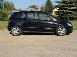 Black Mercedes-Benz B 180 2010 in Kaunas, with an engine capacity of 2.00 L and mileage of 275 thousand km for 3000 €, photo 5 on AUTOMOTO.COM.LV