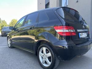 Black Mercedes-Benz B 180 2010 in Kaunas, with an engine capacity of 2.00 L and mileage of 260 thousand km for 2090 €, photo 4 on AUTOMOTO.COM.LV