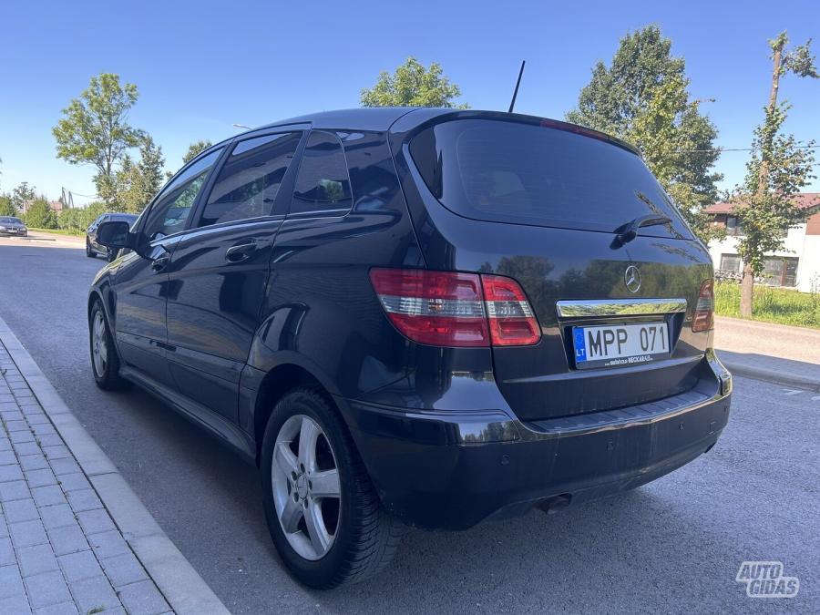 Black Mercedes-Benz B 180 2010 in Kaunas, with an engine capacity of 2.00 L and mileage of 260 thousand km for 2090 €, photo 8 on AUTOMOTO.COM.LV
