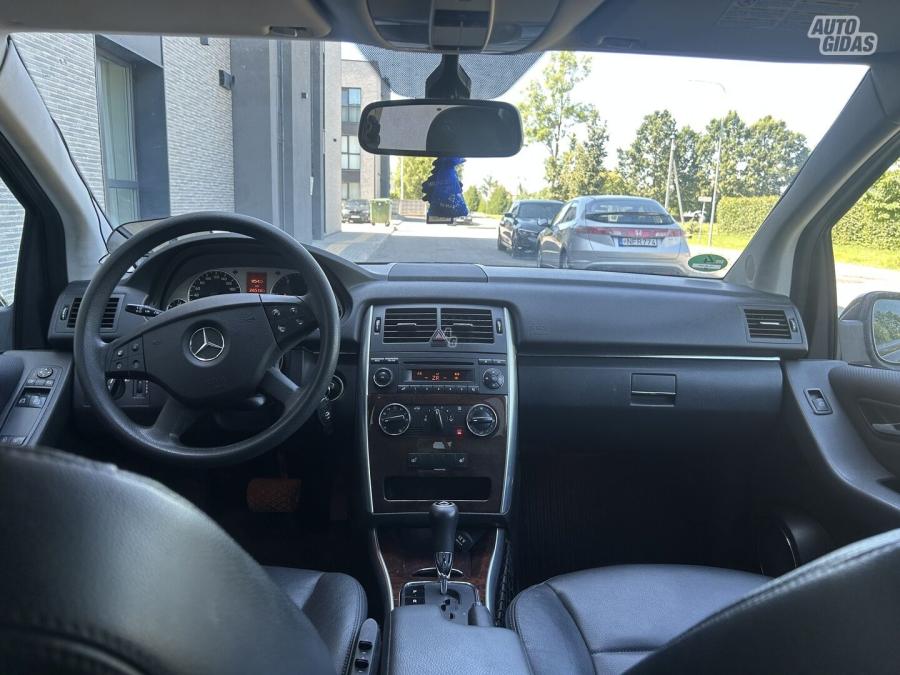 Black Mercedes-Benz B 180 2010 in Kaunas, with an engine capacity of 2.00 L and mileage of 260 thousand km for 2090 €, photo 10 on AUTOMOTO.COM.LV
