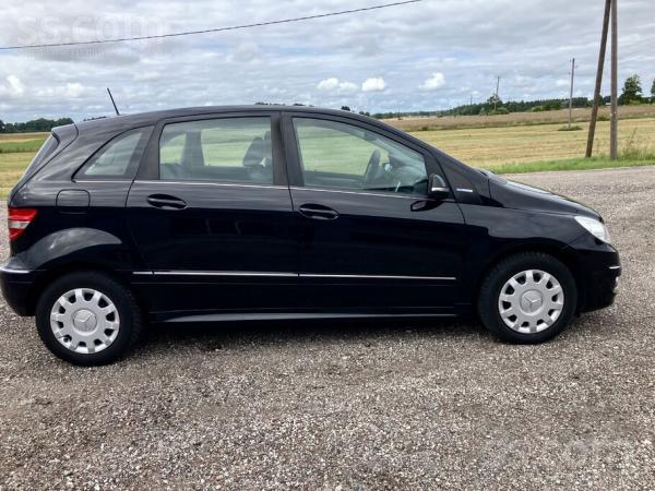 Black Mercedes-Benz B 180 2010 in Talsi, with an engine capacity of 1.70 L and mileage of 227 thousand km for 5999 €, photo 2 on AUTOMOTO.COM.LV