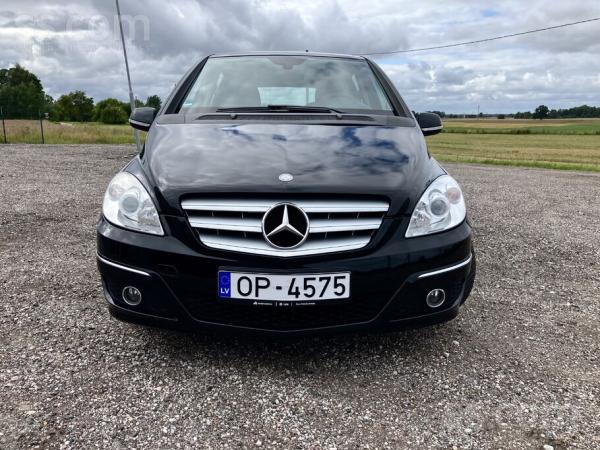 Black Mercedes-Benz B 180 2010 in Talsi, with an engine capacity of 1.70 L and mileage of 227 thousand km for 5999 €, photo 8 on AUTOMOTO.COM.LV