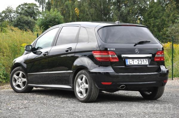 Black Mercedes-Benz B 180 2010 in Riga, with an engine capacity of 2.00 L and mileage of 284 thousand km for 3250 €, photo 4 on AUTOMOTO.COM.LV