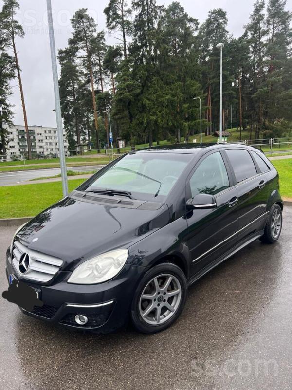 Черный Мерседес Б 180 2010 в Прейли, объемом двигателя 2.00 л и пробегом 401 тыс. км за 3095 €, фото 1 на AUTOMOTO.COM.LV