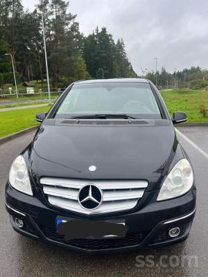 Black Mercedes-Benz B 180 2010 in Preili, with an engine capacity of 2.00 L and mileage of 401 thousand km for 3095 €, photo 3 on AUTOMOTO.COM.LV