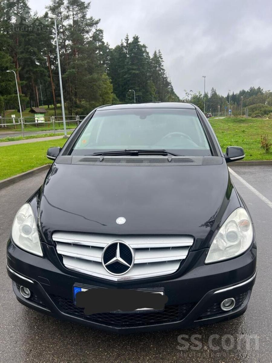 Black Mercedes-Benz B 180 2010 in Preili, with an engine capacity of 2.00 L and mileage of 401 thousand km for 3095 €, photo 3 on AUTOMOTO.COM.LV