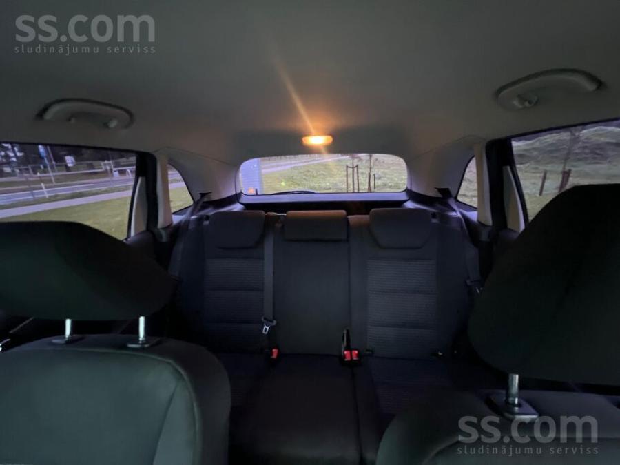 Black Mercedes-Benz B 180 2010 in Preili, with an engine capacity of 2.00 L and mileage of 401 thousand km for 3095 €, photo 7 on AUTOMOTO.COM.LV