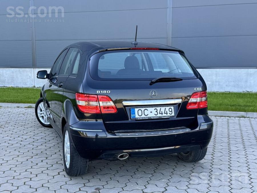 Black Mercedes-Benz B 180 2011 in Riga, with an engine capacity of 2.00 L and mileage of 0 thousand km for 4990 €, photo 5 on AUTOMOTO.COM.LV