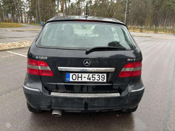 Melns Mercedes-Benz B 180 2011 Daugavpils, ar dzinēja tilpumu 1.80 L un nobraukumu 365 tūkst. km par 1699 €, foto 4 vietnē AUTOMOTO.COM.LV