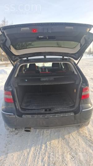 Melns Mercedes-Benz B 180 2011 Bauska, ar dzinēja tilpumu 2.00 L un nobraukumu 245 tūkst. km par 4400 €, foto 6 vietnē AUTOMOTO.COM.LV