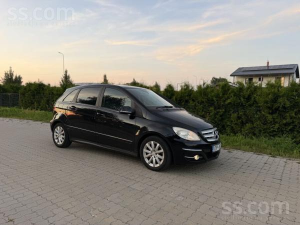 Melns Mercedes-Benz B 180 2011 Rīga, ar dzinēja tilpumu 2.00 L un nobraukumu 142 tūkst. km par 4000 €, foto 3 vietnē AUTOMOTO.COM.LV