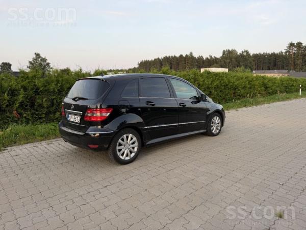 Melns Mercedes-Benz B 180 2011 Rīga, ar dzinēja tilpumu 2.00 L un nobraukumu 142 tūkst. km par 4000 €, foto 4 vietnē AUTOMOTO.COM.LV