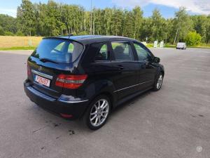 Melns Mercedes-Benz B 180 2011 Kauņa, ar dzinēja tilpumu 2.00 L un nobraukumu 313 tūkst. km par 3950 €, foto 6 vietnē AUTOMOTO.COM.LV