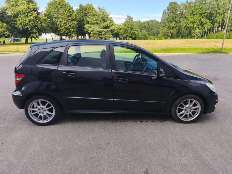 Melns Mercedes-Benz B 180 2011 Kauņa, ar dzinēja tilpumu 2.00 L un nobraukumu 313 tūkst. km par 3950 €, foto 7 vietnē AUTOMOTO.COM.LV